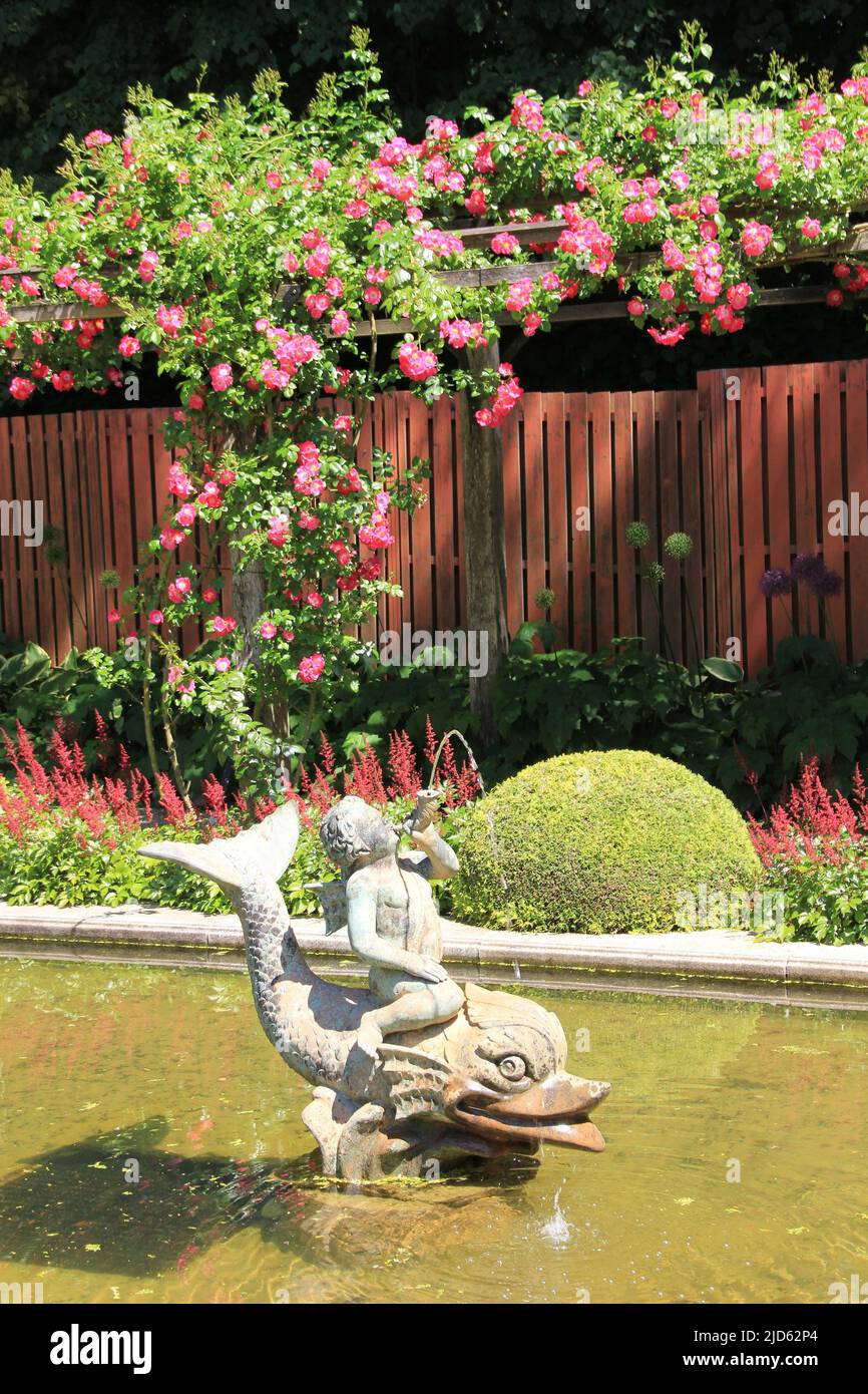 Arcen castle garden hi-res stock photography and images - Alamy