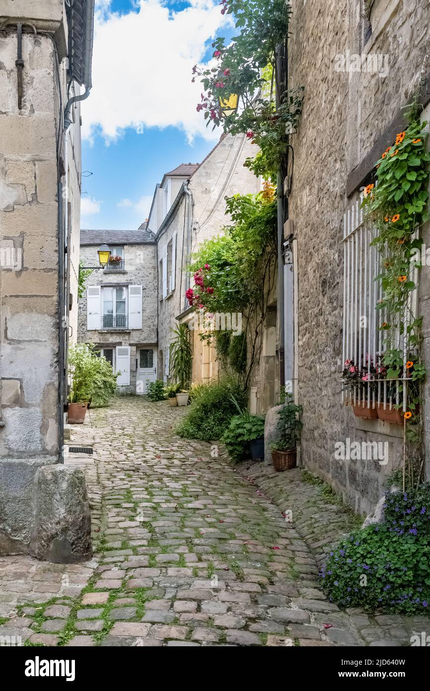 Senlis town hi-res stock photography and images - Alamy