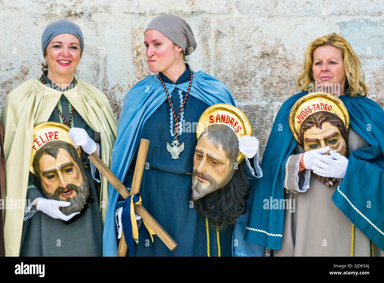 A group accompanies Our Lady of Bitterness in a procession faithful to ...