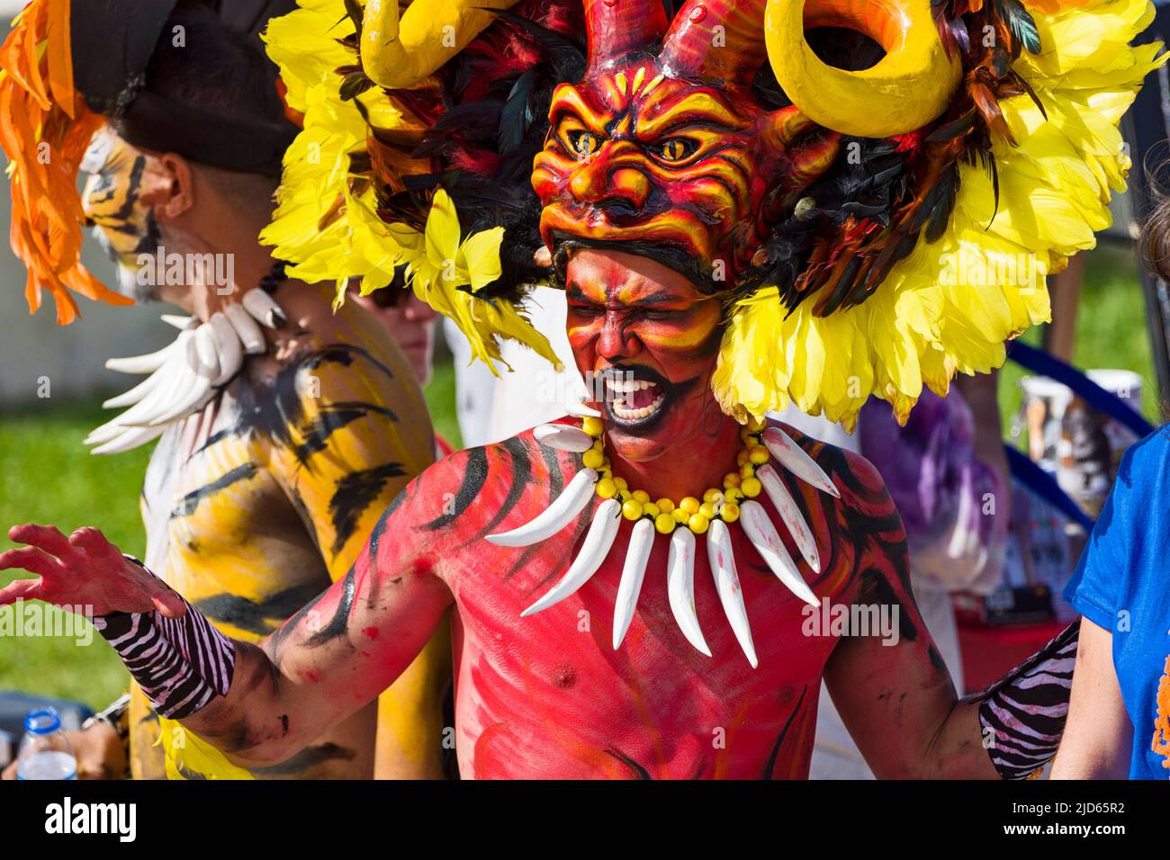 Carnival colombia mask hi-res stock photography and images - Alamy