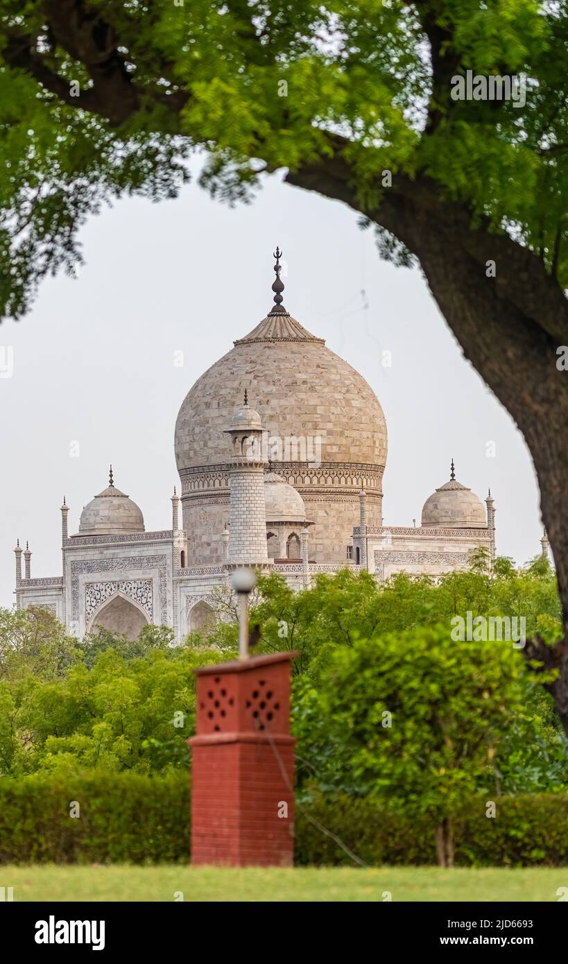 Taj mahal geometry hi-res stock photography and images - Alamy