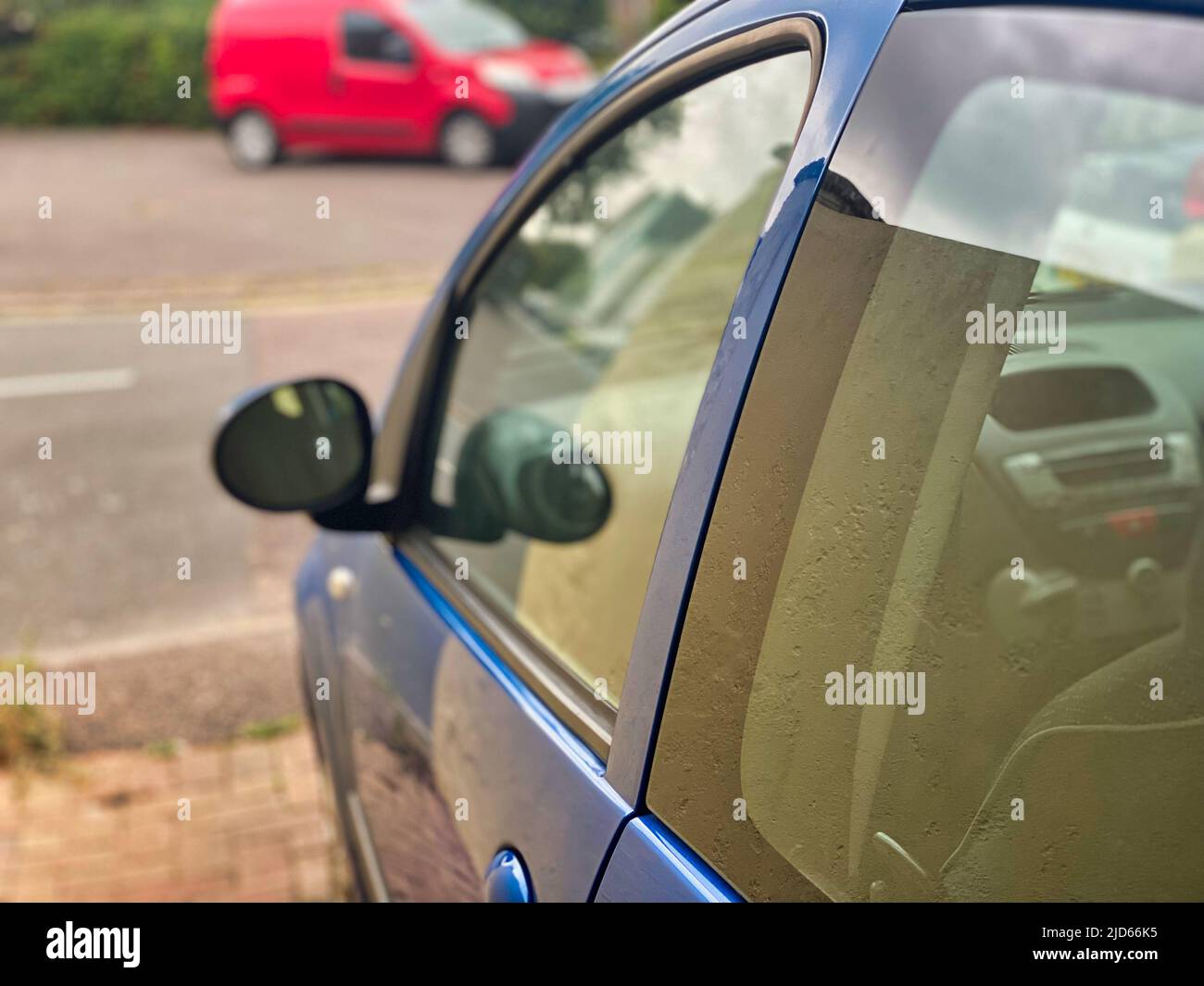 Wing mirror hi-res stock photography and images - Alamy