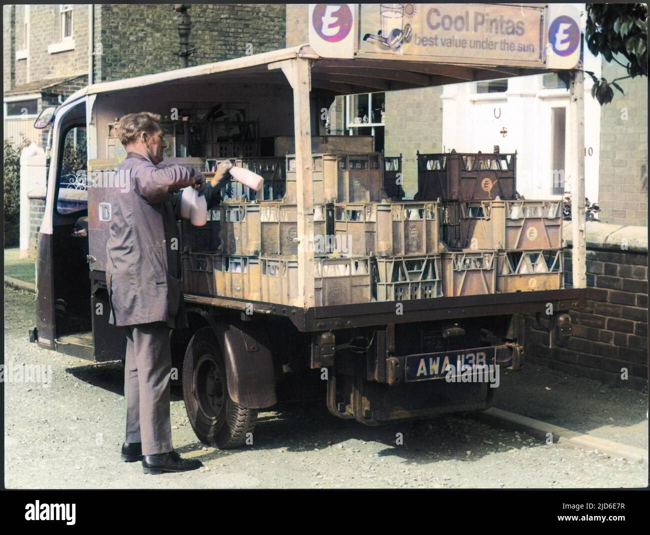 Milk float 1970s hi-res stock photography and images - Alamy