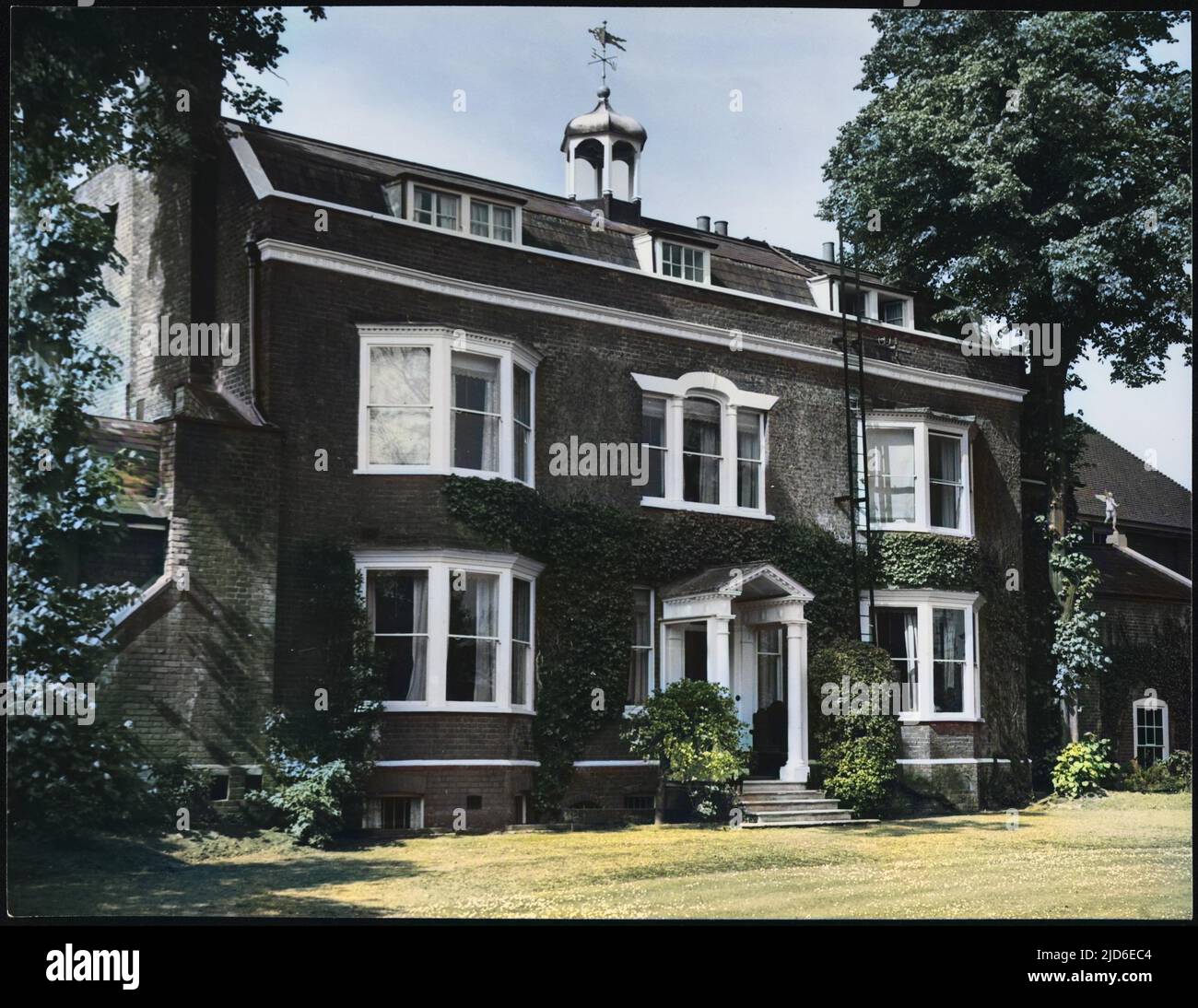 Charles dickens writing hi-res stock photography and images - Alamy