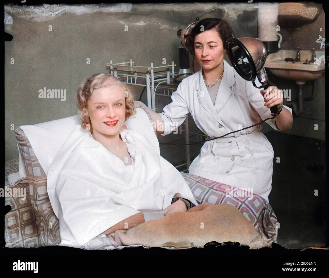 Beauty Queen Gwen Stanllard, 'Miss England' for 1932 having a beauty ...