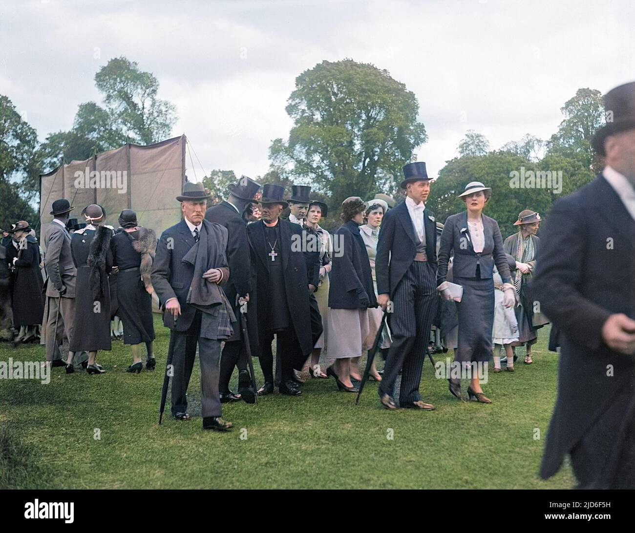 1930s crowd hi-res stock photography and images - Alamy