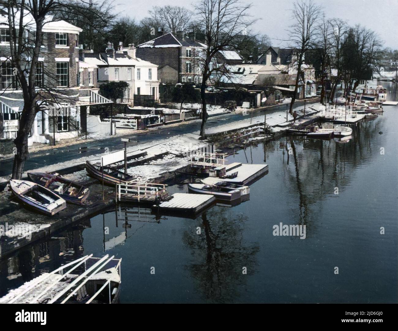 Winter by the River Dee and The Groves, at Chester, Cheshire, England ...