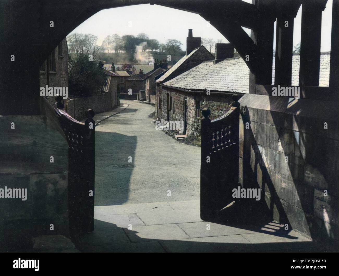 Village england 1950s hi-res stock photography and images - Alamy