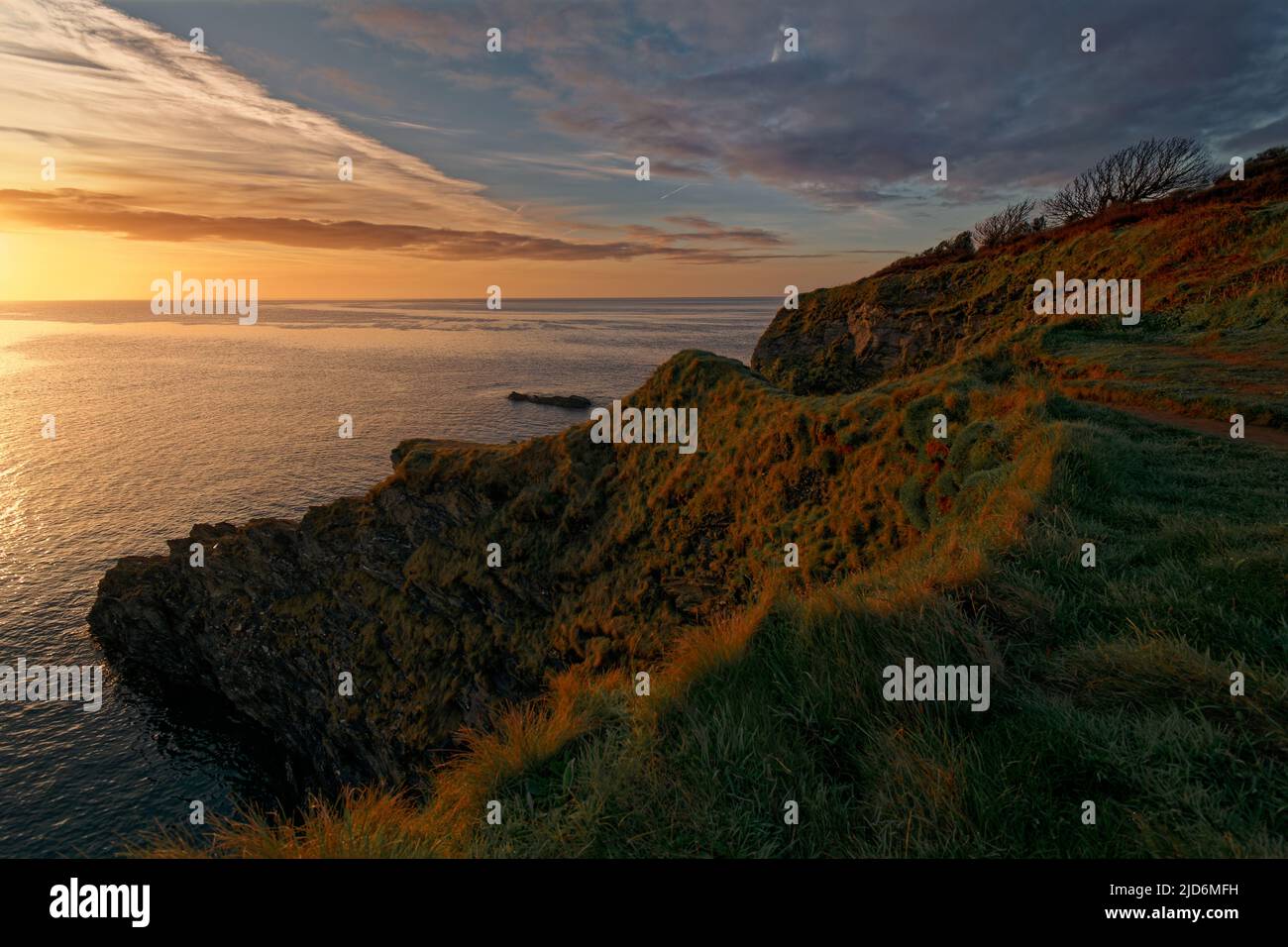 Bream cove Cornwall sunrise Stock Photo - Alamy