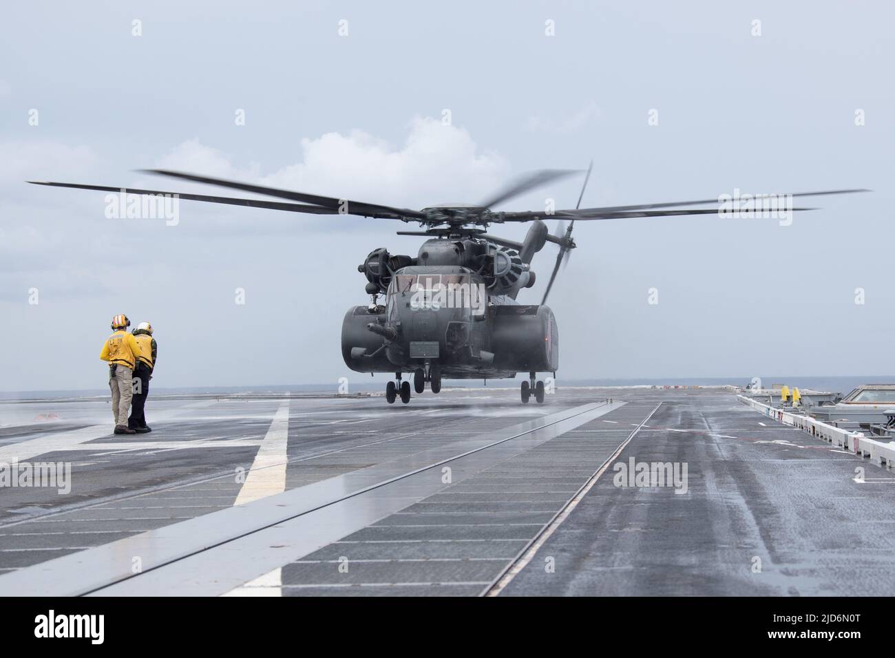 An MH-53E Sea Dragon, attached to the “Vanguard” of Helicopter Mine ...
