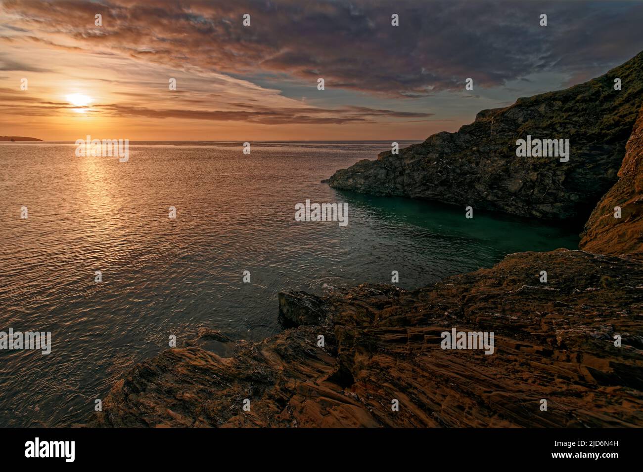 Bream cove Cornwall sunrise Stock Photo - Alamy