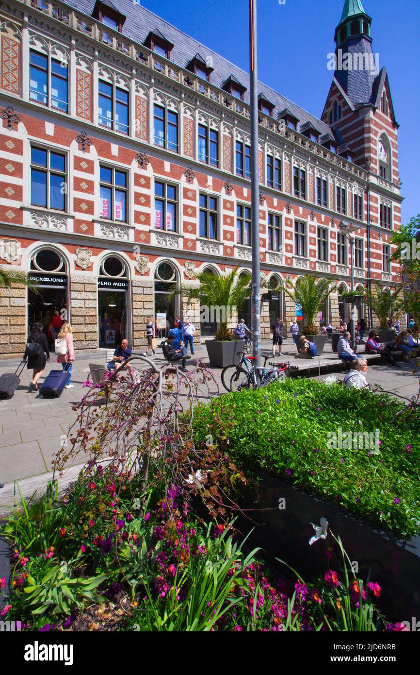 Germany, Thuringia, Erfurt, Anger Square, street scene, people Stock ...
