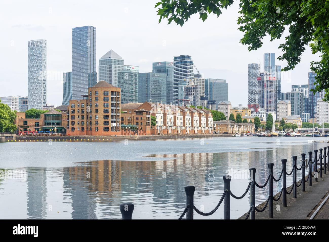 Greenland dock rotherhithe high rise skyscrapers the london boro hi-res ...