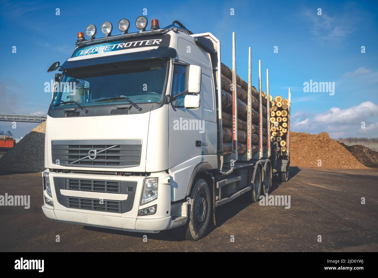 Truck loaded with logs forest tree hi-res stock photography and images ...