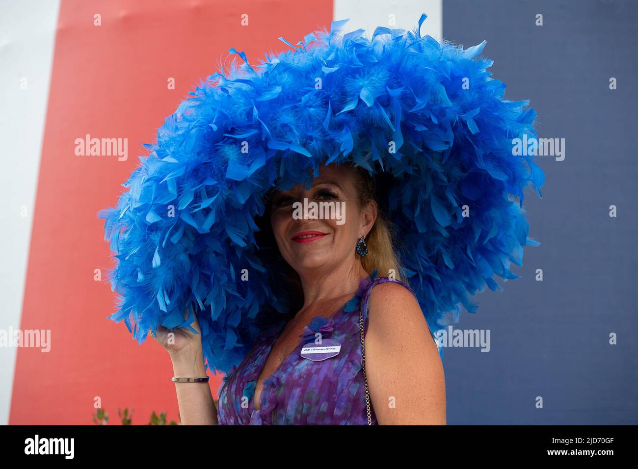 Ascot, Berkshire, UK. 18th June, 2022. Milliner Viv Jenner wears a ...