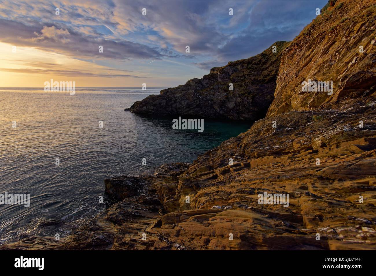 Bream cove Cornwall sunrise Stock Photo - Alamy