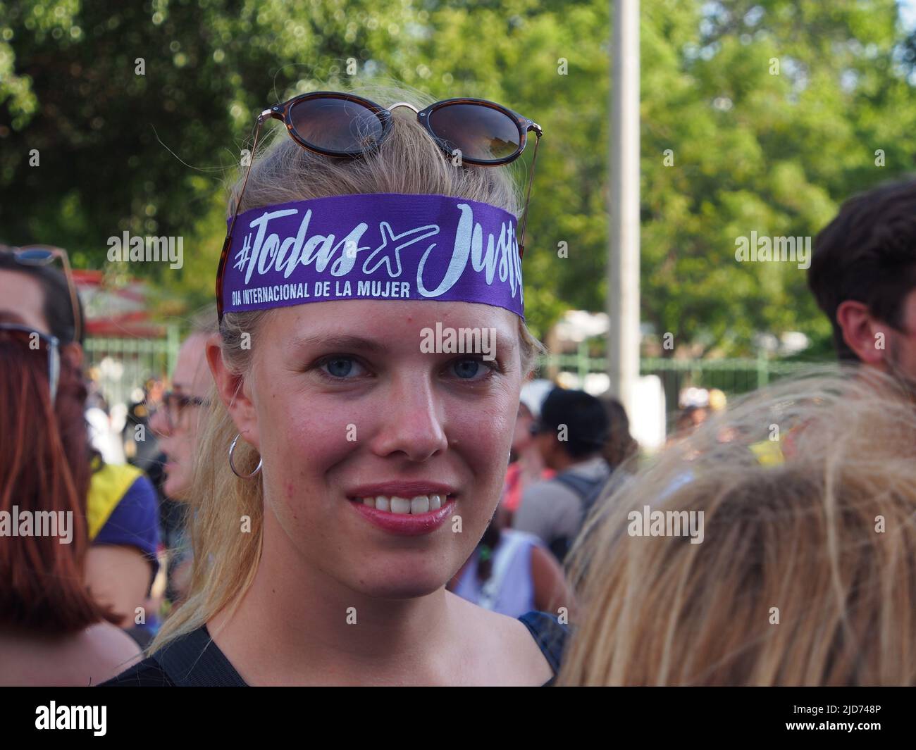 On International Women's Day; Thousands of girls made a demonstration ...
