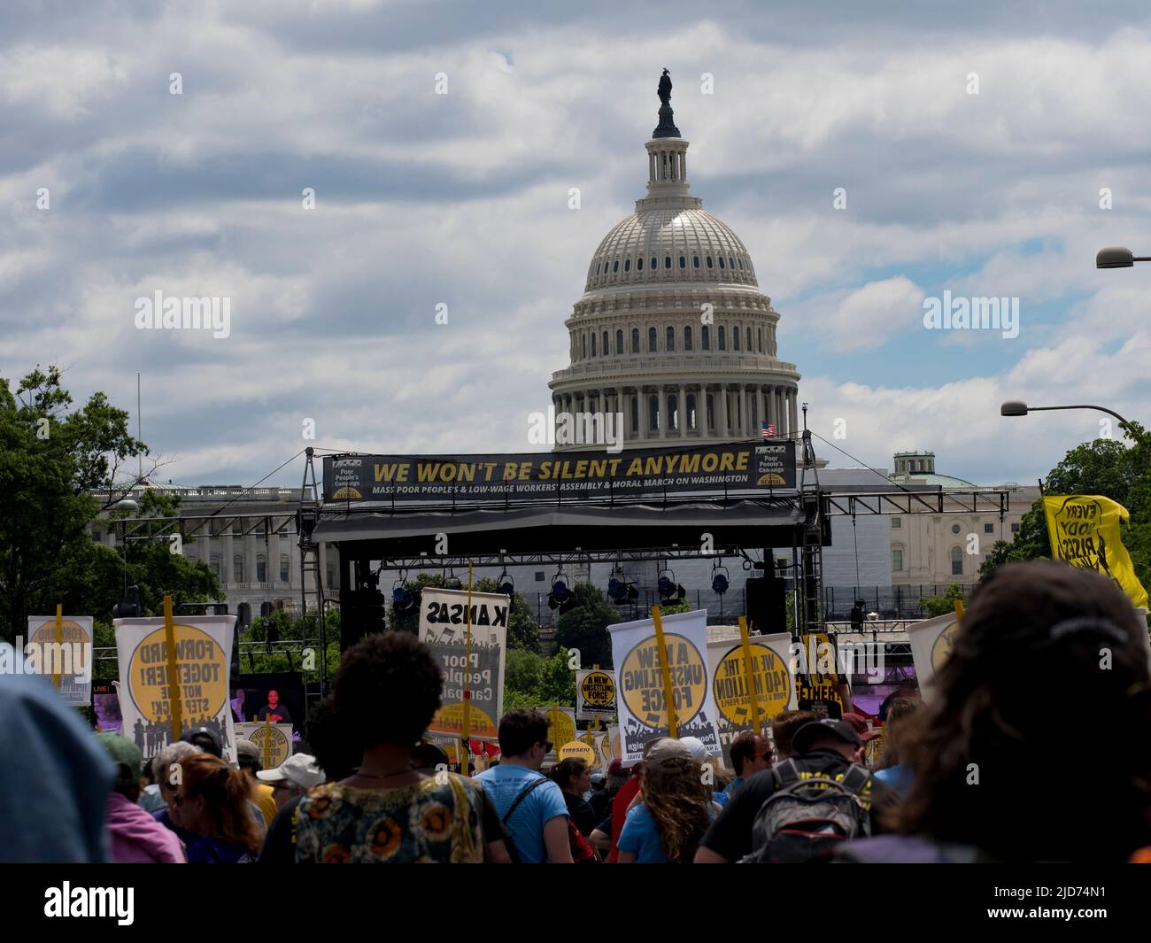 140 million poor hi-res stock photography and images - Alamy