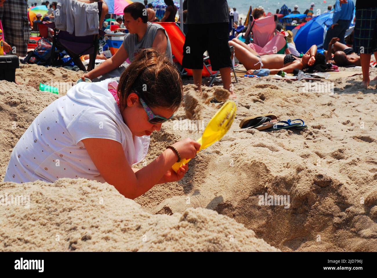 Treasure digging hi-res stock photography and images - Alamy