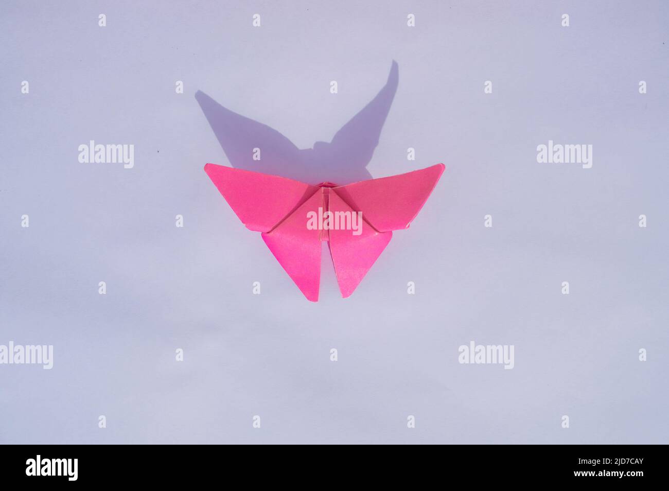 Mariposa de papel hi-res stock photography and images - Alamy