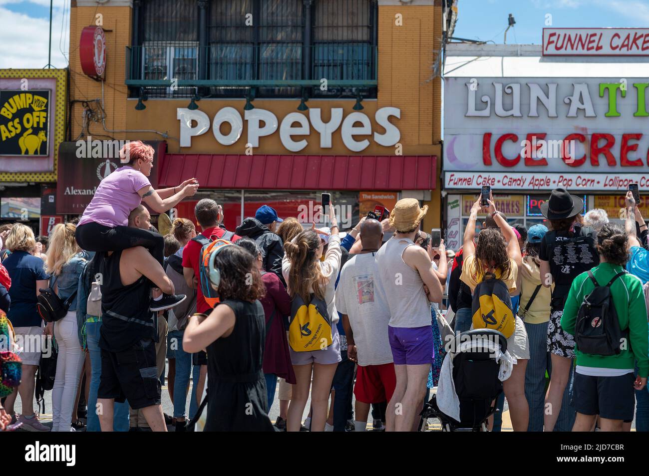 Coney Island, United States. 18th June, 2022. People try and get a ...