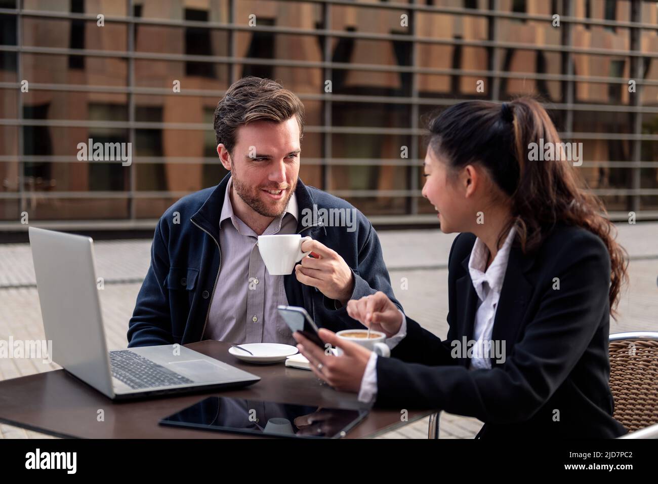 Business chatting coffee hi-res stock photography and images - Alamy