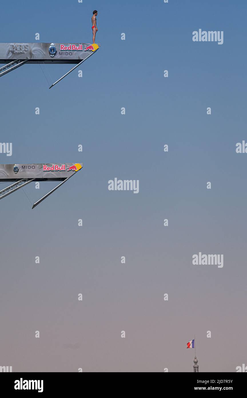 Gary Hunt during training for Red Bull Cliff Diving divers on June 18 ...