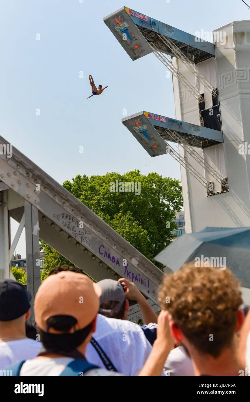 Red Bull Cliff Diving, the biggest high-flying diving competition in ...