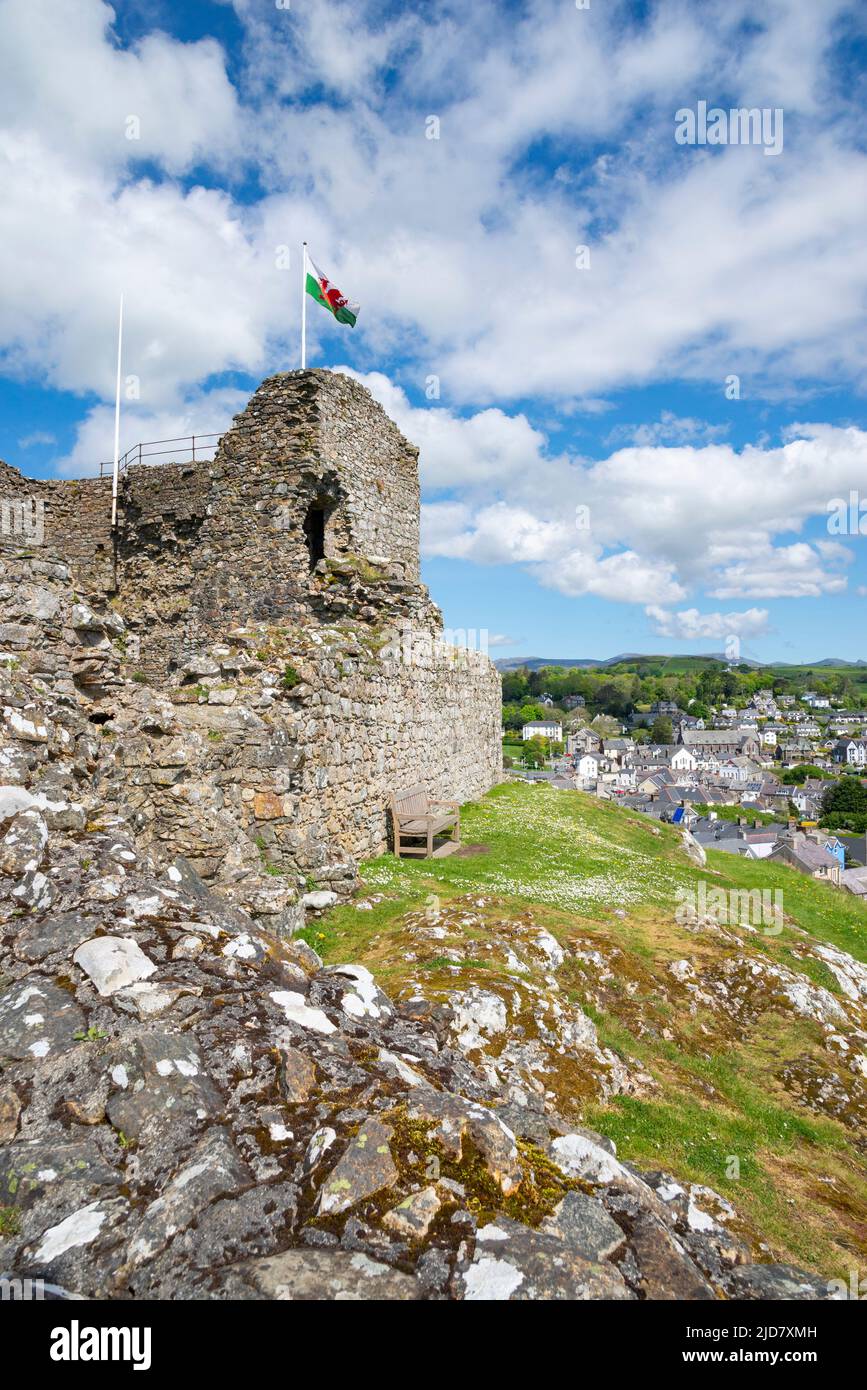 Welsh hilltop town hi-res stock photography and images - Alamy