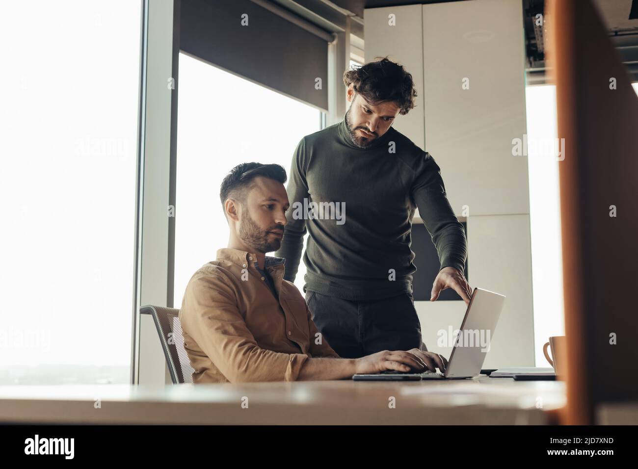 Explaining project details hi-res stock photography and images - Alamy