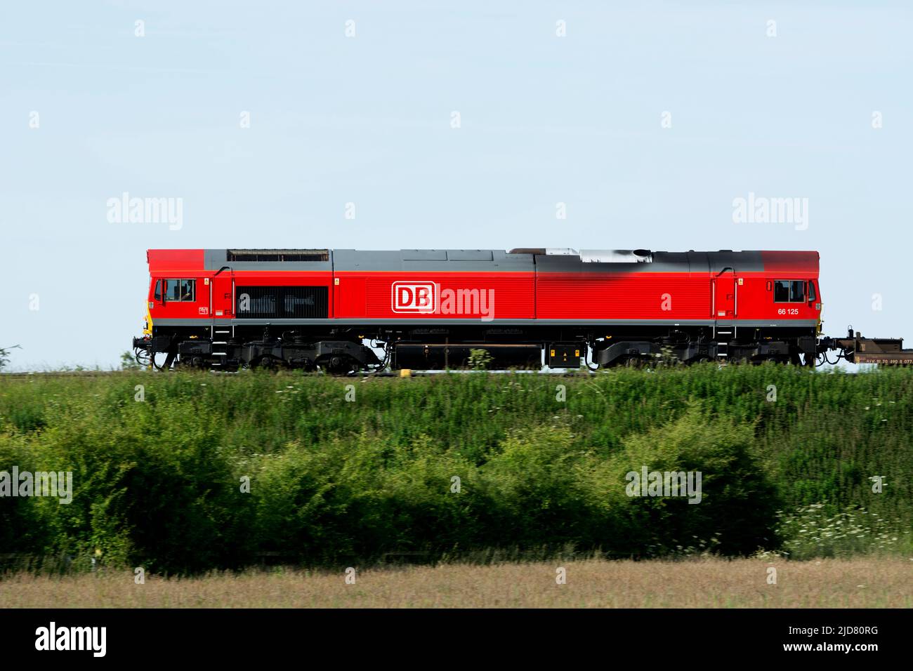 DB Class 66 diesel locomotive No. 66125 pulling a freightliner train ...