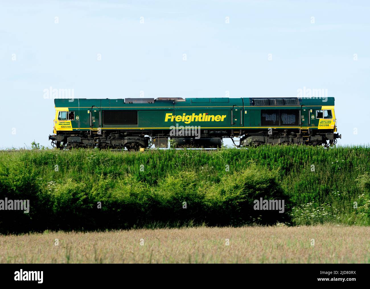 Freightliner Class 66 diesel locomotive No. 66598 travelling light ...