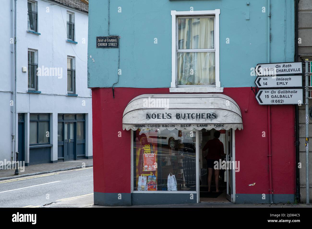 Tipperary Town is nestled in the superb and scenic surroundings of the ...