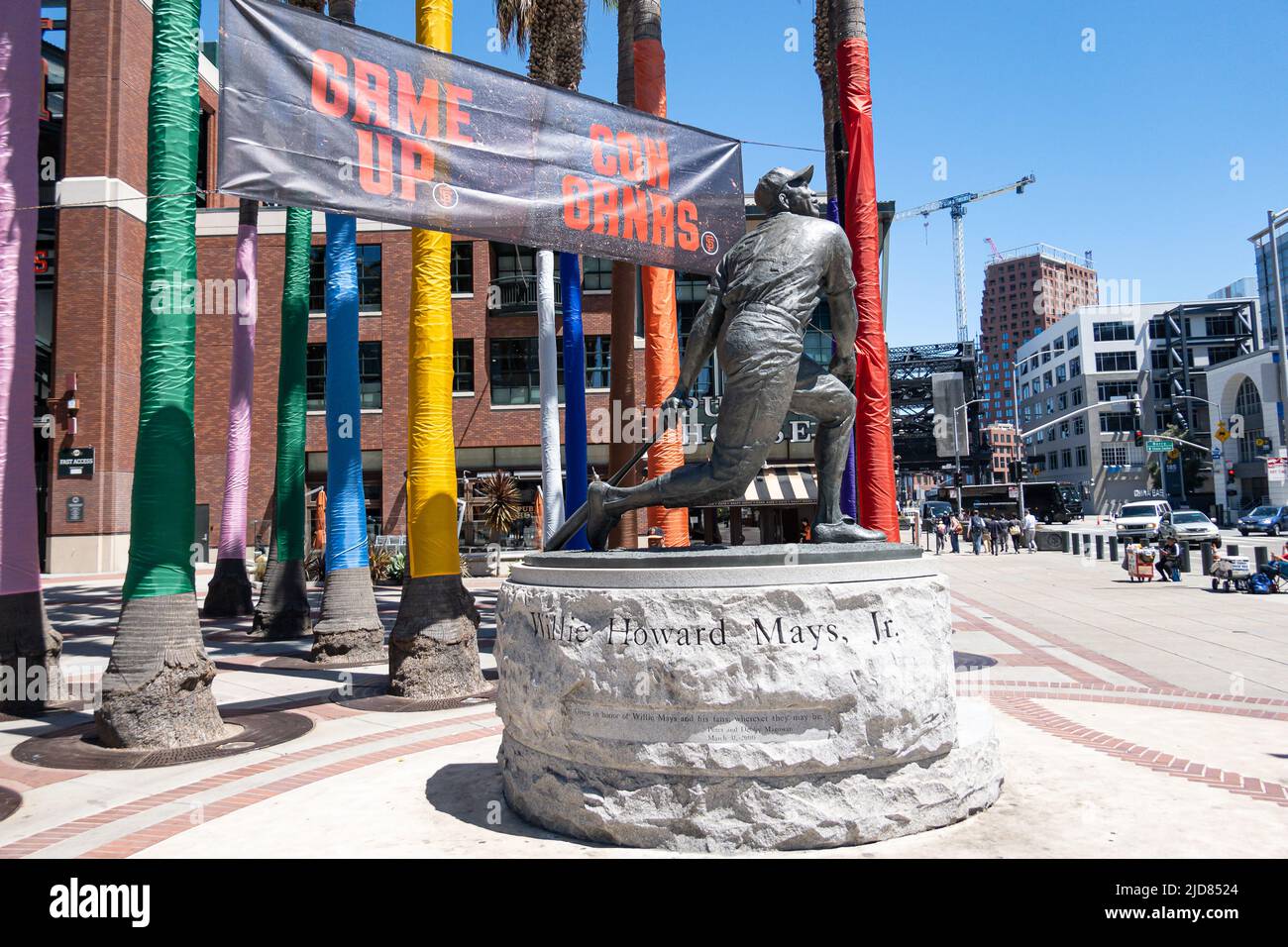 Willie Mays statue during an MLB game between Kansas City Royals and ...