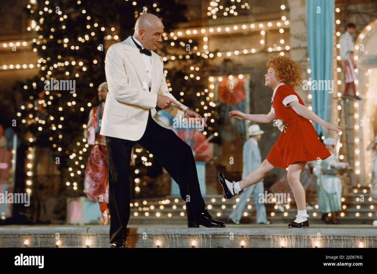 Annie 1982 albert finney aileen hi-res stock photography and images - Alamy