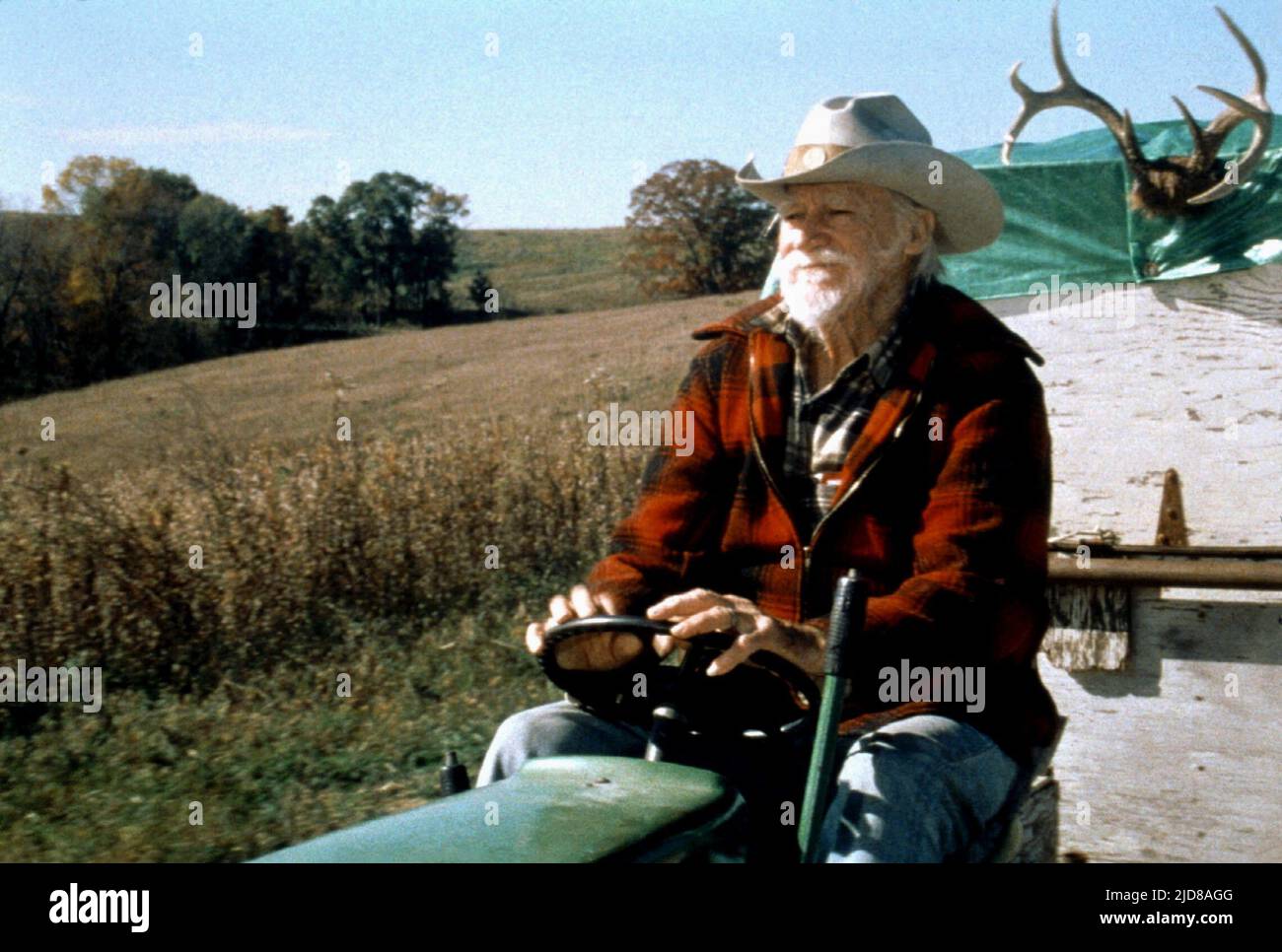 RICHARD FARNSWORTH, THE STRAIGHT STORY, 1999 Stock Photo - Alamy