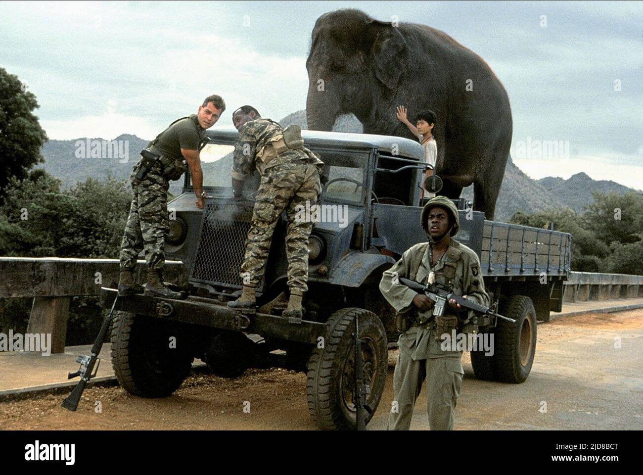 LIOTTA,GLOVER, OPERATION DUMBO DROP, 1995 Stock Photo - Alamy