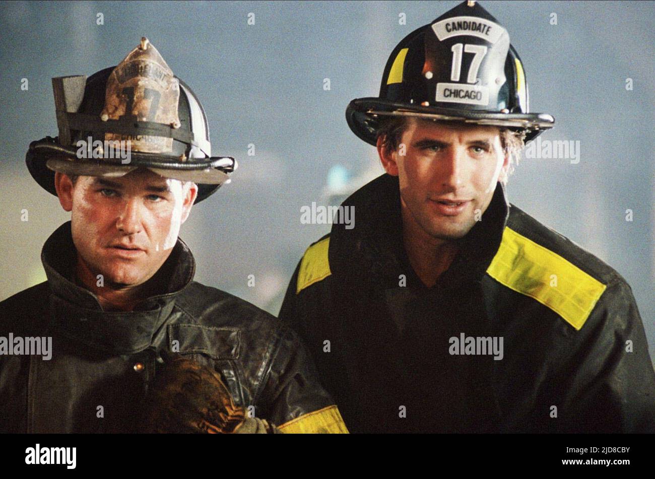 Kurt russell william baldwin backdraft hi-res stock photography and ...