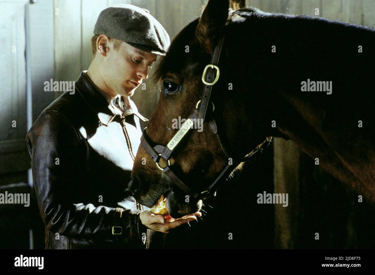 Tobey maguire seabiscuit 2003 hi-res stock photography and images - Alamy