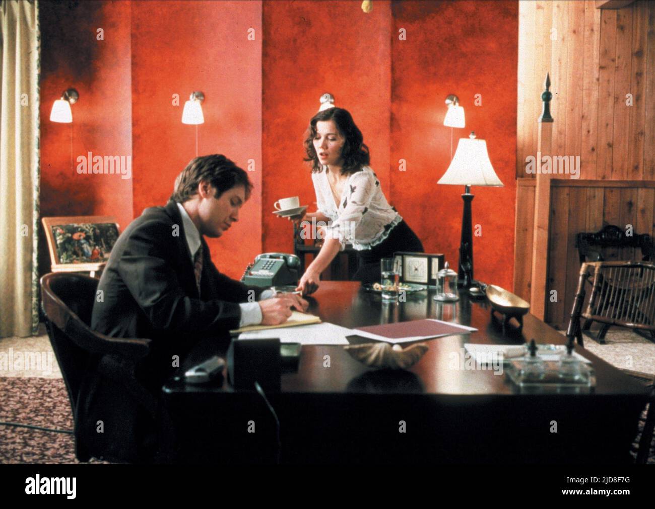 Secretary maggie gyllenhaal hi-res stock photography and images - Alamy