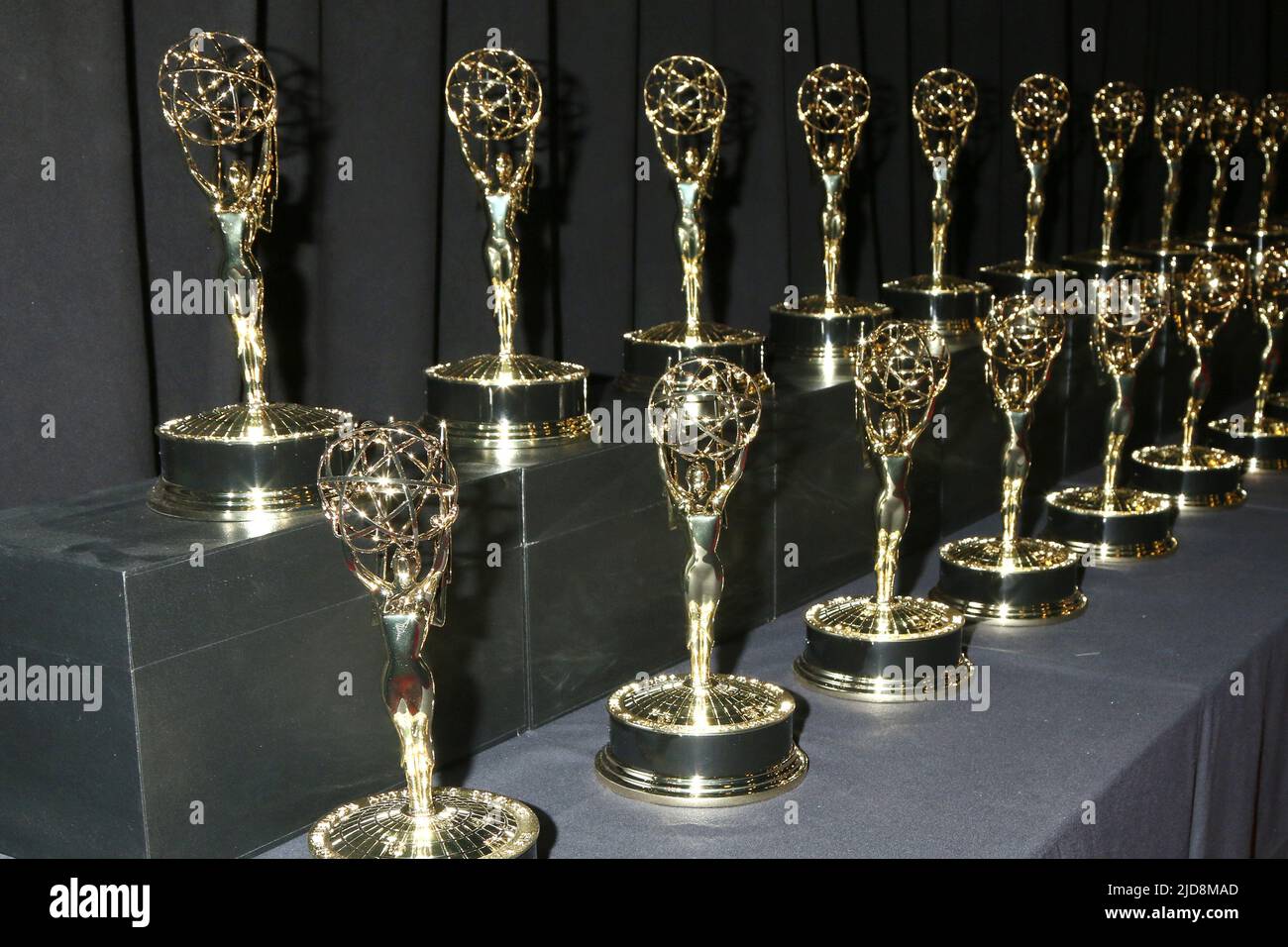 Emmy award ceremony hi-res stock photography and images - Alamy