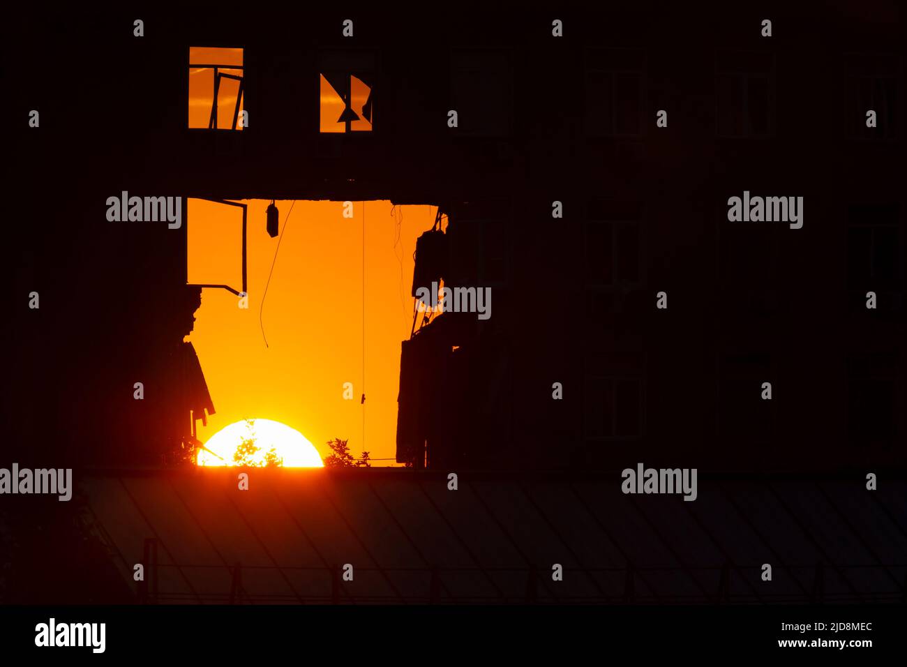 Missile hole hi-res stock photography and images - Alamy