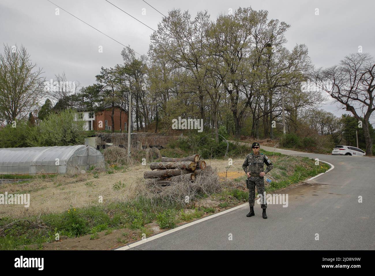 Stand in parallel hi-res stock photography and images - Alamy