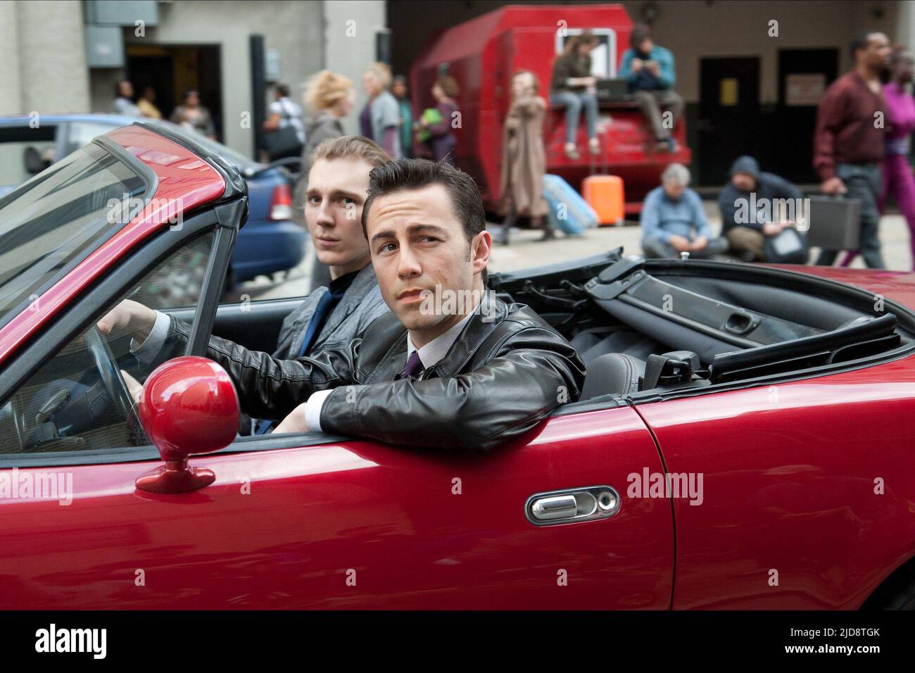 Joseph gordon levitt looper hi-res stock photography and images - Alamy
