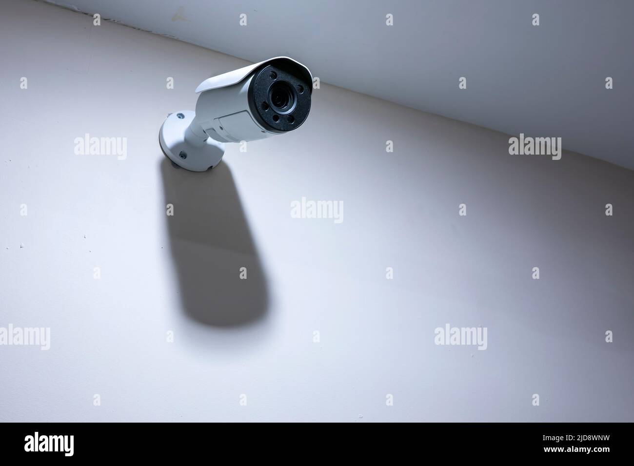 Installing surveillance camera hi-res stock photography and images - Alamy