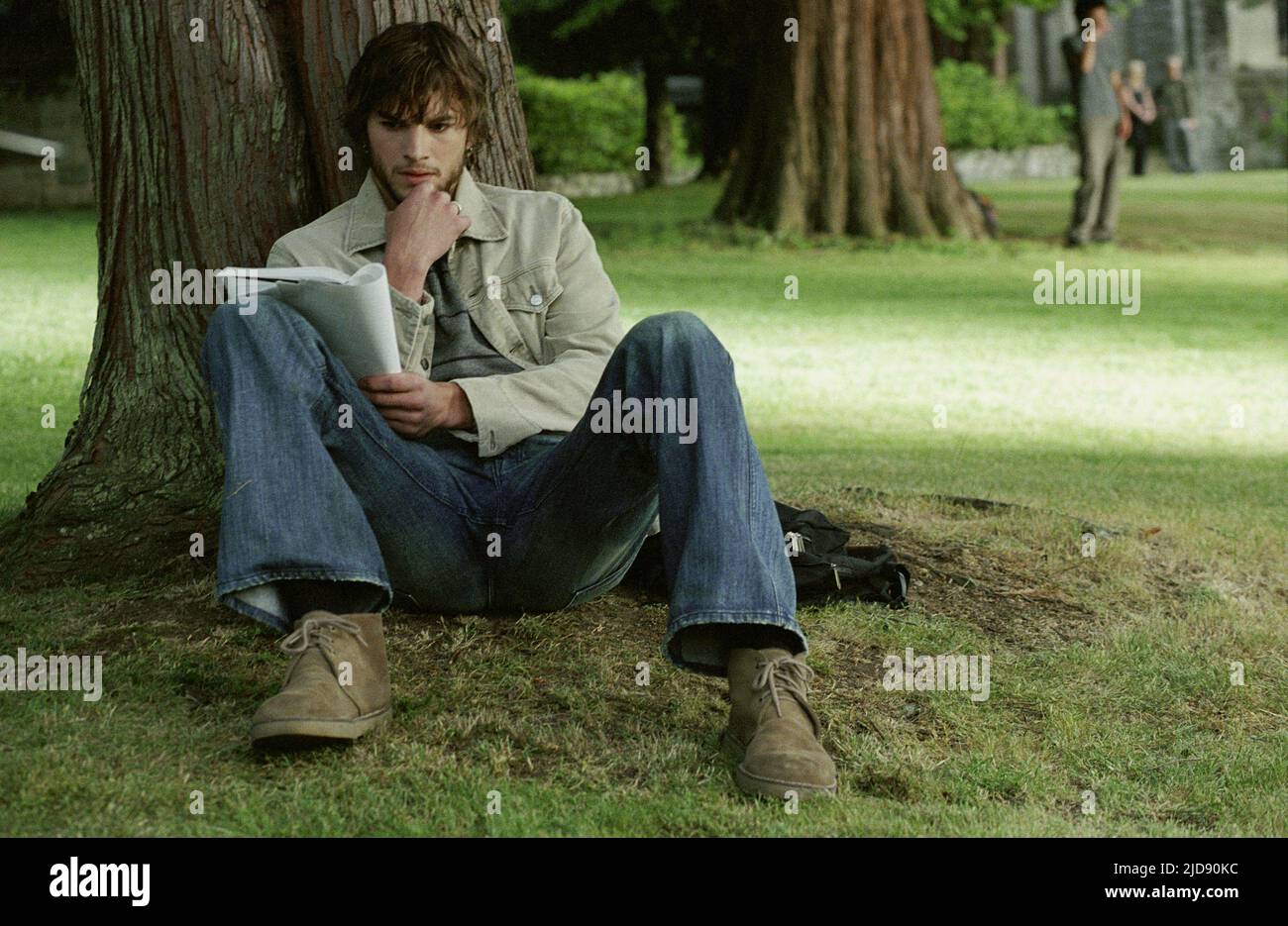 Escuela Secundaria Ashton Kutcher Ashton Kutcher Dunhill' Celebrates