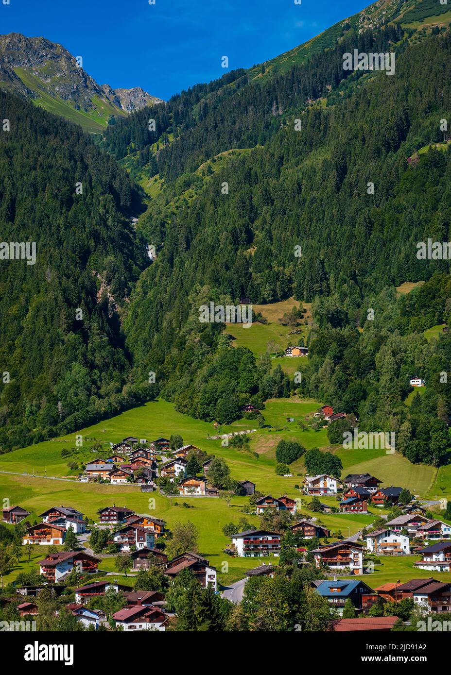 Mountain village alps hi-res stock photography and images - Alamy