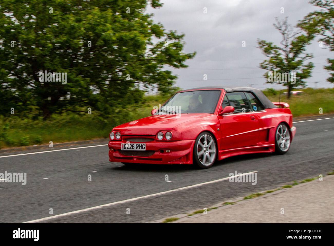 1990 90s nineties red Classic Ford Fiesta xr2i 1596cc petrol 5 speed ...