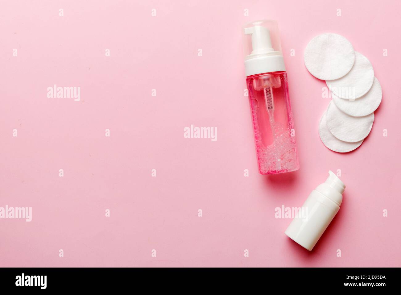 Micellar Cleansing Water And Discs To Remove Cosmetics And Cleanse The