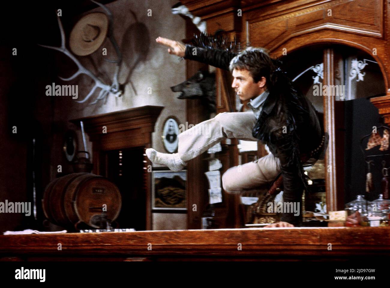 Kevin costner silverado 1985 hi-res stock photography and images - Alamy